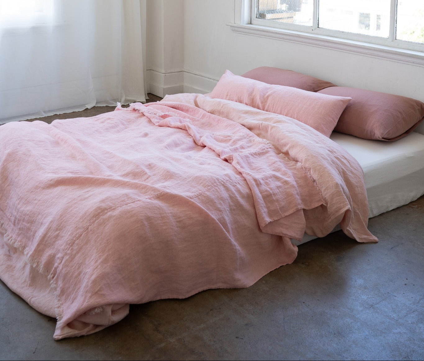 Introducing the Harper Azure & Fuchsia Living Collection — A Celeb – Sömn Home